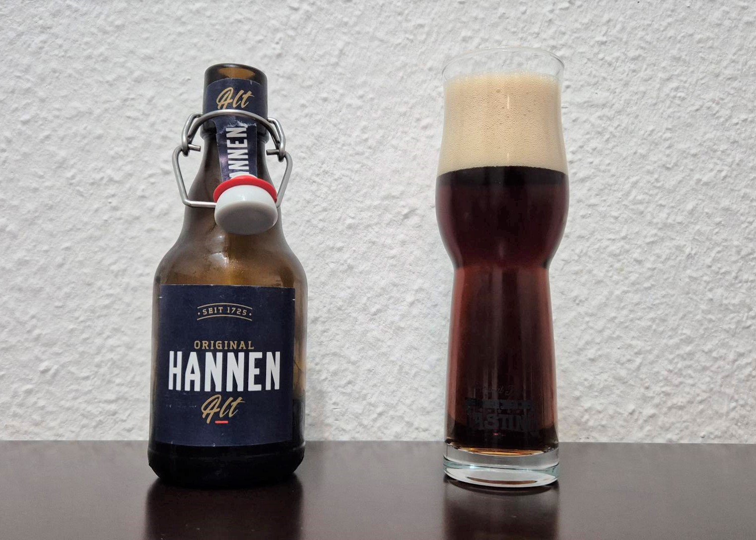 【ドイツビール1選】スーパーで買えるアルトビール Hannen Alt のレビュー｜ジャーマン次郎のデュッセルライフ｜ドイツ生活のお役立ち情報